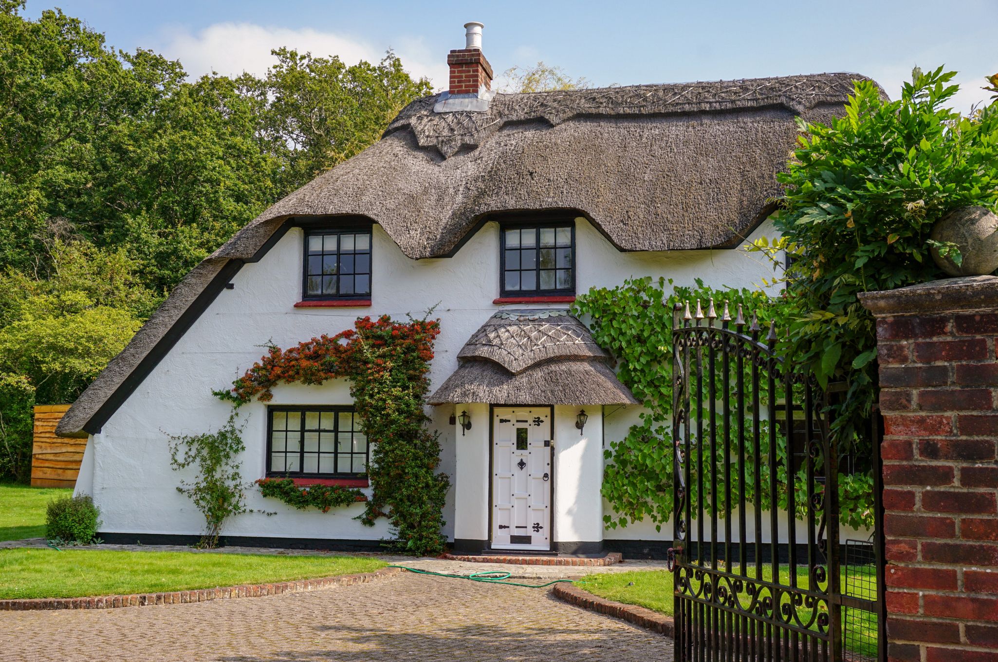 What are thatched roofs and how are they made? | Abode Insurance